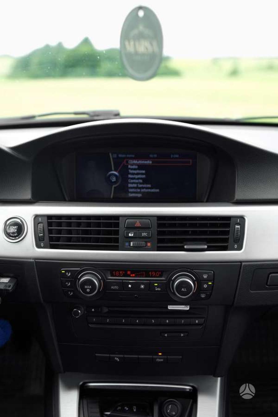 Zils BMW 320 2010 Skuodas, ar dzinēja tilpumu 2.00 L un nobraukumu 318 tūkst. km par 4500 €, foto 13 vietnē AUTOMOTO.COM.LV