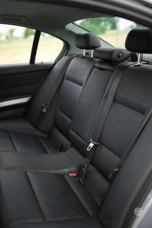 Zils BMW 320 2010 Skuodas, ar dzinēja tilpumu 2.00 L un nobraukumu 318 tūkst. km par 4500 €, foto 18 vietnē AUTOMOTO.COM.LV