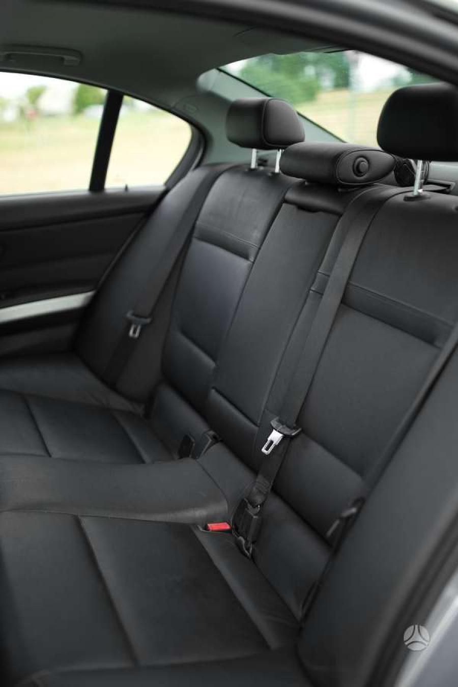 Zils BMW 320 2010 Skuodas, ar dzinēja tilpumu 2.00 L un nobraukumu 318 tūkst. km par 4500 €, foto 18 vietnē AUTOMOTO.COM.LV