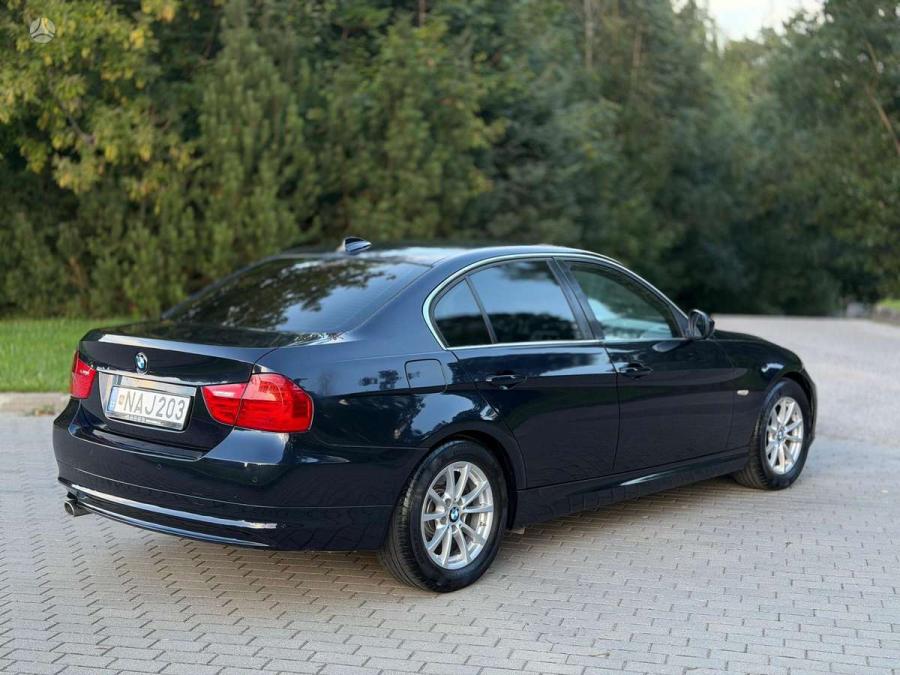 Синий БМВ 320 2010 в Вильнюс, объемом двигателя 2.00 л и пробегом 290 тыс. км за 5500 €, фото 6 на AUTOMOTO.COM.LV
