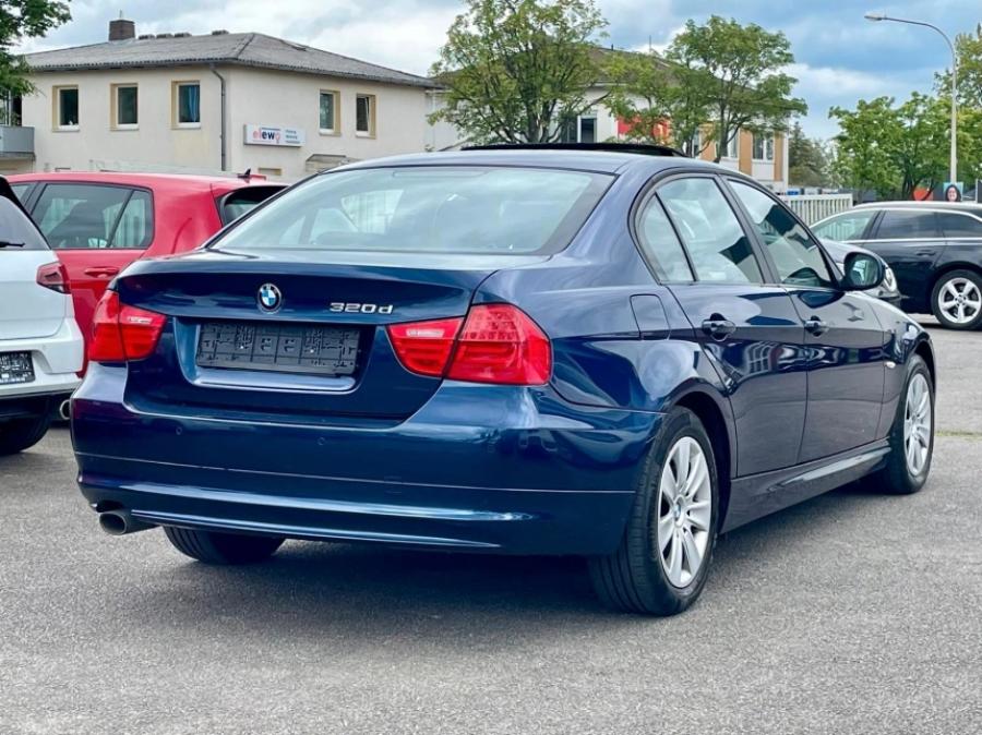 Zils BMW 320 2011 Rīga, ar dzinēja tilpumu 2.00 L un nobraukumu 245 tūkst. km par 6200 €, foto 3 vietnē AUTOMOTO.COM.LV