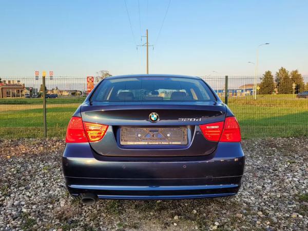Zils BMW 320 2011 Saldus, ar dzinēja tilpumu 2.00 L un nobraukumu 245 tūkst. km par 6200 €, foto 6 vietnē AUTOMOTO.COM.LV