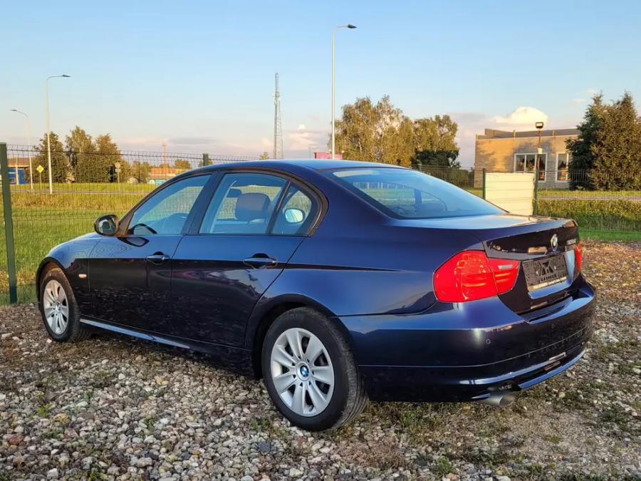 Blue BMW 320 2011 in Saldus, with an engine capacity of 2.00 L and mileage of 245 thousand km for 6200 €, photo 5 on AUTOMOTO.COM.LV