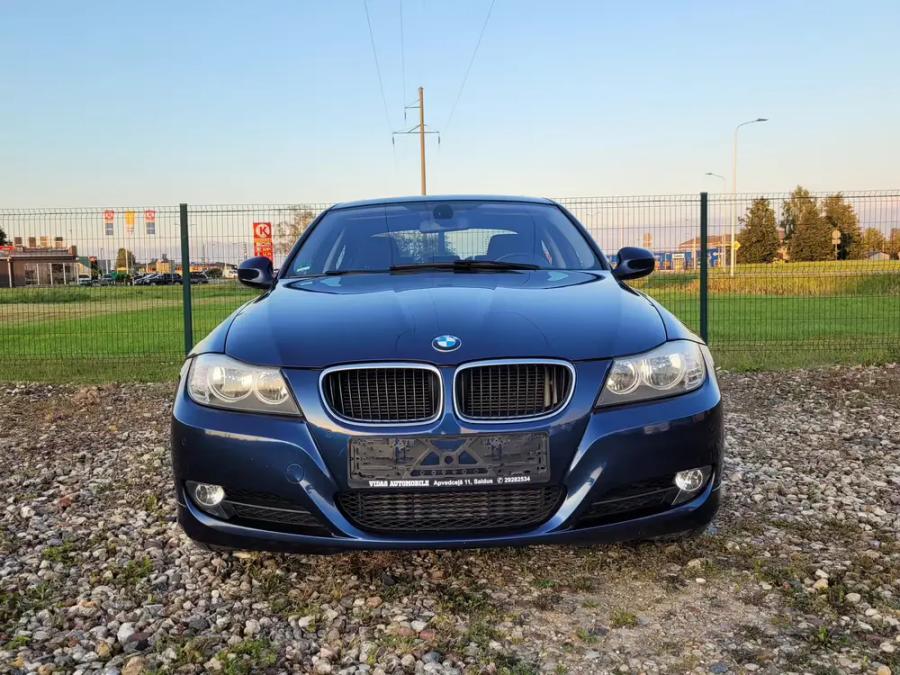 Blue BMW 320 2011 in Saldus, with an engine capacity of 2.00 L and mileage of 245 thousand km for 6200 €, photo 6 on AUTOMOTO.COM.LV