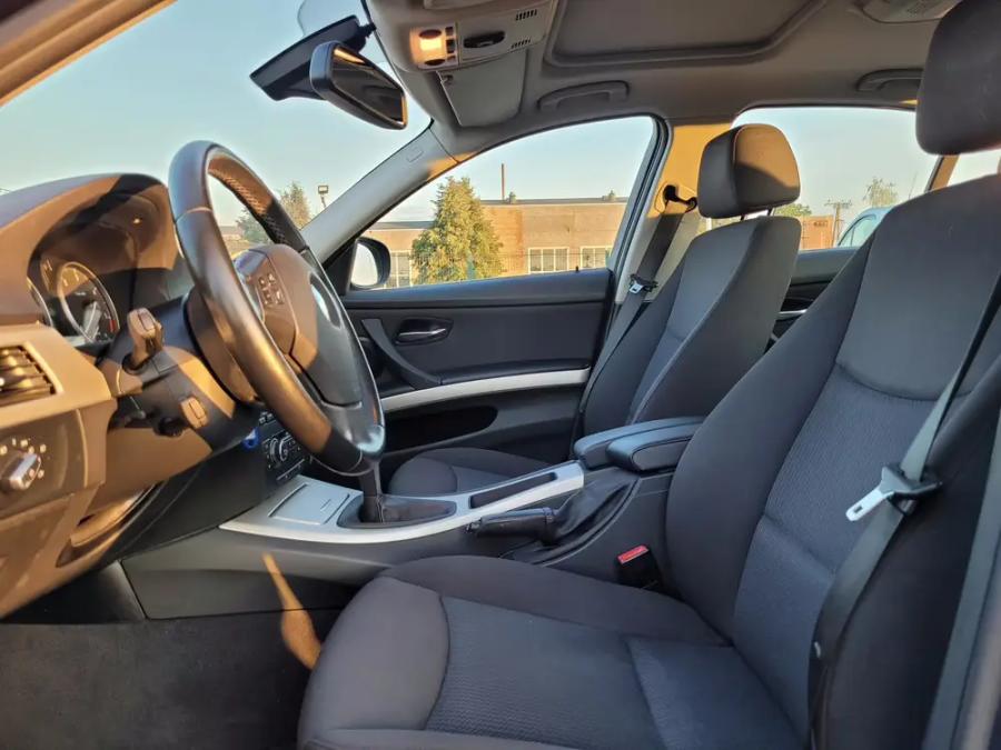 Blue BMW 320 2011 in Saldus, with an engine capacity of 2.00 L and mileage of 245 thousand km for 6200 €, photo 9 on AUTOMOTO.COM.LV