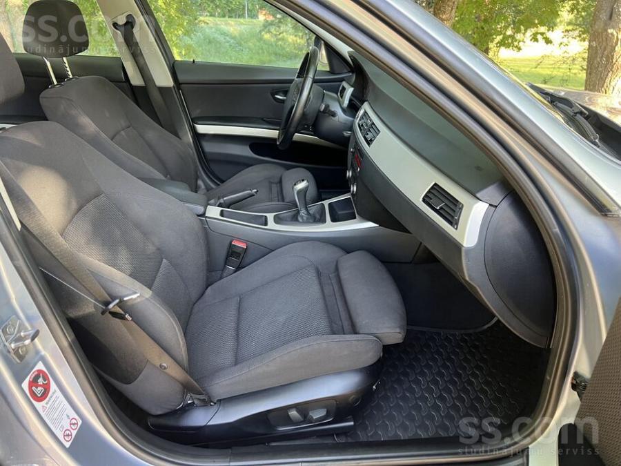 Zils BMW 320 2011 Rēzekne, ar dzinēja tilpumu 2.00 L un nobraukumu 294 tūkst. km par 4690 €, foto 12 vietnē AUTOMOTO.COM.LV