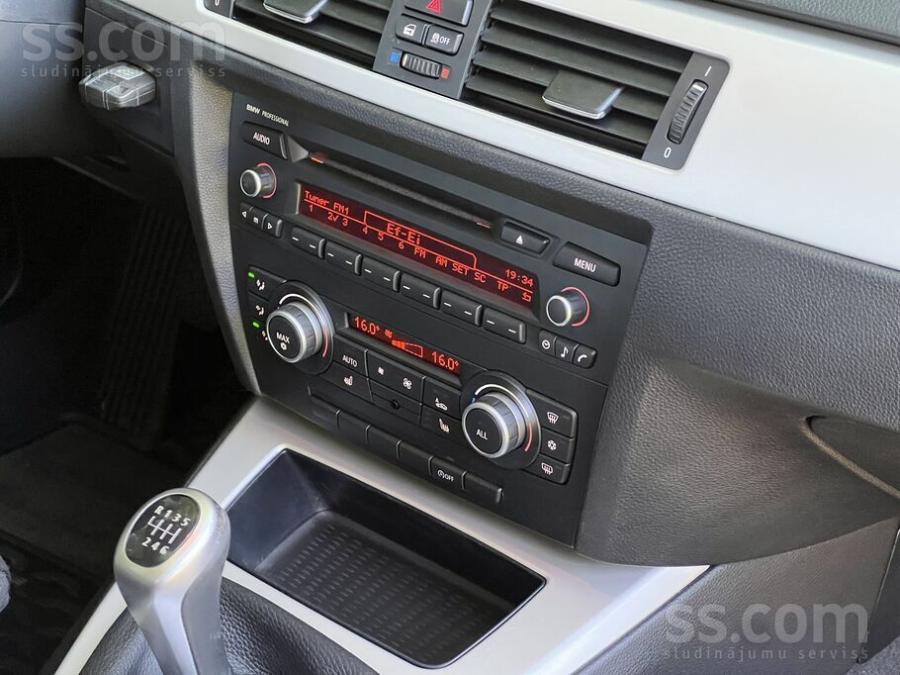 Zils BMW 320 2011 Rēzekne, ar dzinēja tilpumu 2.00 L un nobraukumu 294 tūkst. km par 4690 €, foto 13 vietnē AUTOMOTO.COM.LV