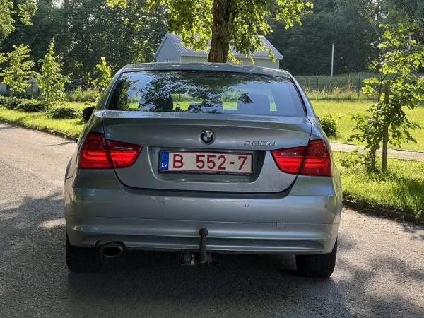 Zils BMW 320 2011 Rēzekne, ar dzinēja tilpumu 2.00 L un nobraukumu 294 tūkst. km par 4890 €, foto 5 vietnē AUTOMOTO.COM.LV