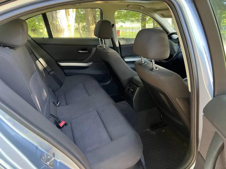 Zils BMW 320 2011 Rēzekne, ar dzinēja tilpumu 2.00 L un nobraukumu 294 tūkst. km par 4890 €, foto 17 vietnē AUTOMOTO.COM.LV