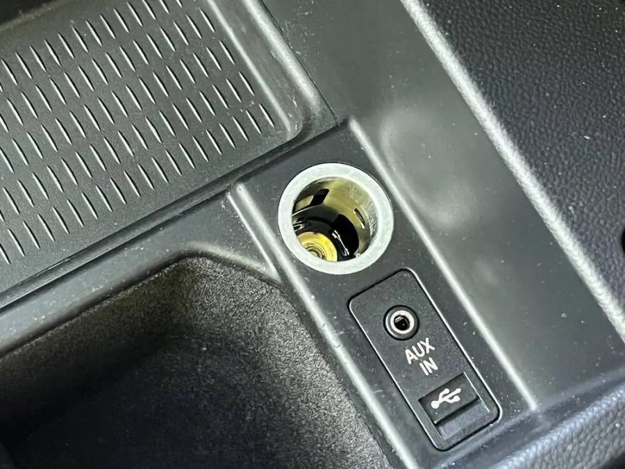 Zils BMW 320 2011 Rēzekne, ar dzinēja tilpumu 2.00 L un nobraukumu 294 tūkst. km par 4890 €, foto 20 vietnē AUTOMOTO.COM.LV