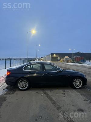 Blue BMW 320 2012 in Riga, with an engine capacity of 2.00 L and mileage of 266 thousand km for 9300 €, photo 3 on AUTOMOTO.COM.LV