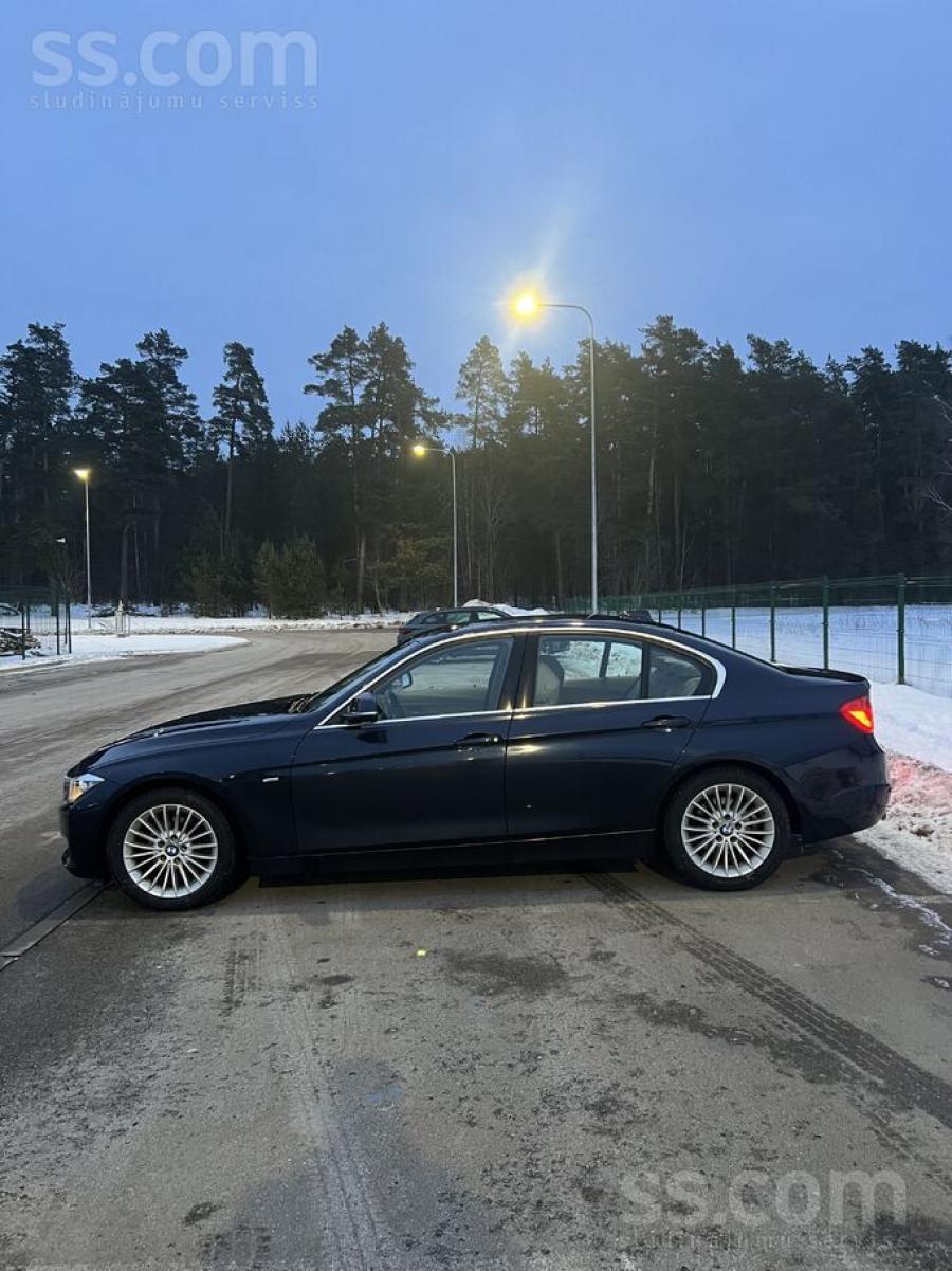 Blue BMW 320 2012 in Riga, with an engine capacity of 2.00 L and mileage of 266 thousand km for 9300 €, photo 5 on AUTOMOTO.COM.LV