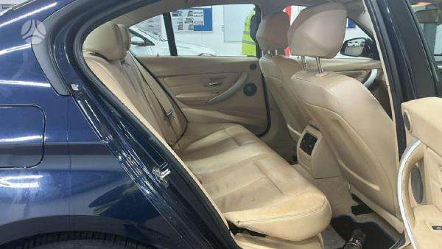 Zils BMW 320 2012 Panevēža, ar dzinēja tilpumu 2.00 L un nobraukumu 191 tūkst. km par 2590 €, foto 5 vietnē AUTOMOTO.COM.LV