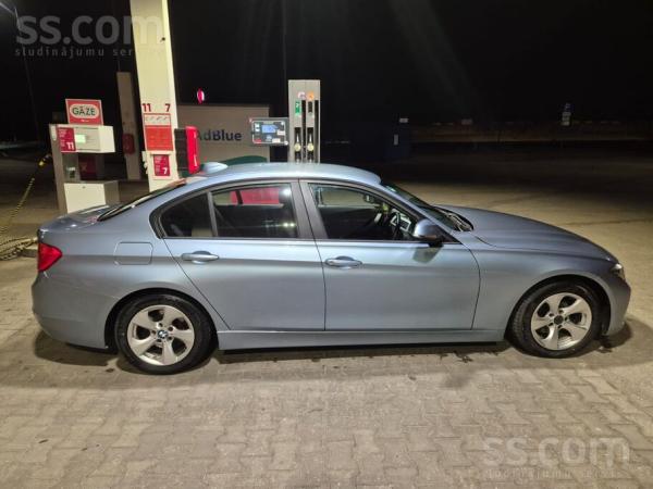 Blue BMW 320 2012 in Riga, with an engine capacity of 2.00 L and mileage of 101 thousand km for 2400 €, photo 2 on AUTOMOTO.COM.LV