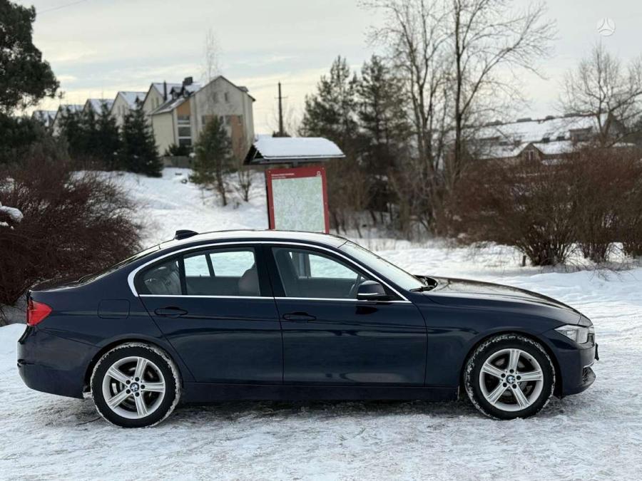 Blue BMW 320 2013 in Vilnius, with an engine capacity of 2.00 L and mileage of 311 thousand km for 8500 €, photo 4 on AUTOMOTO.COM.LV