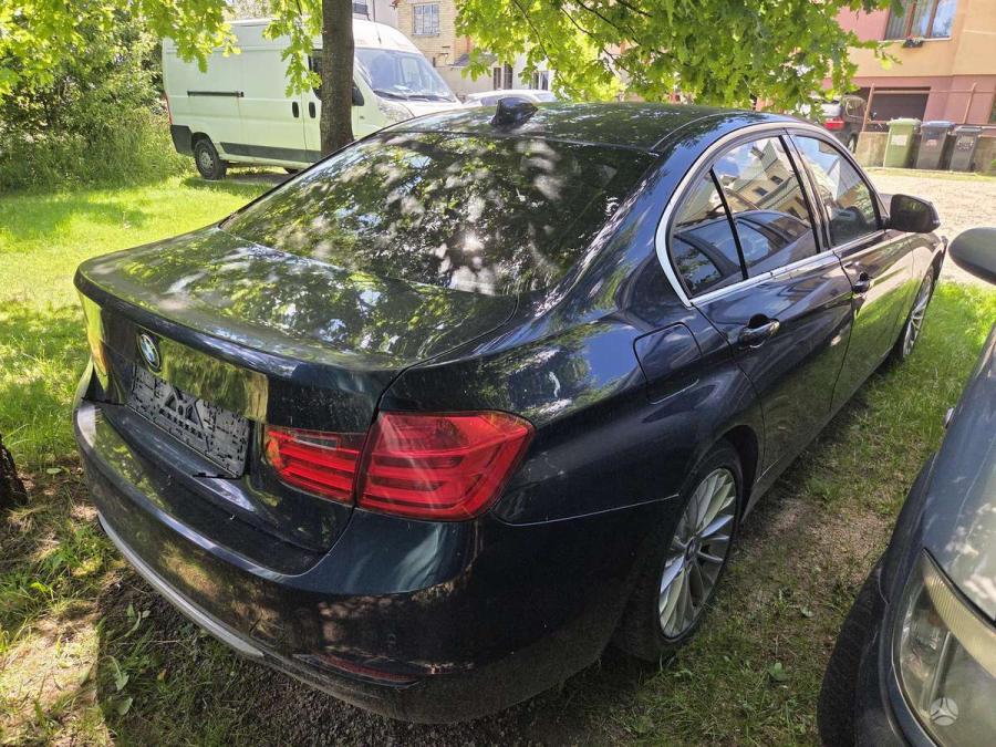 Blue BMW 320 2013 in Vilnius, with an engine capacity of 2.00 L and mileage of 375 thousand km for 4999 €, photo 5 on AUTOMOTO.COM.LV