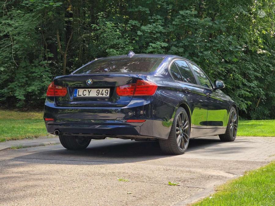 Zils BMW 320 2013 Viļņa, ar dzinēja tilpumu 2.00 L un nobraukumu 338 tūkst. km par 8250 €, foto 5 vietnē AUTOMOTO.COM.LV