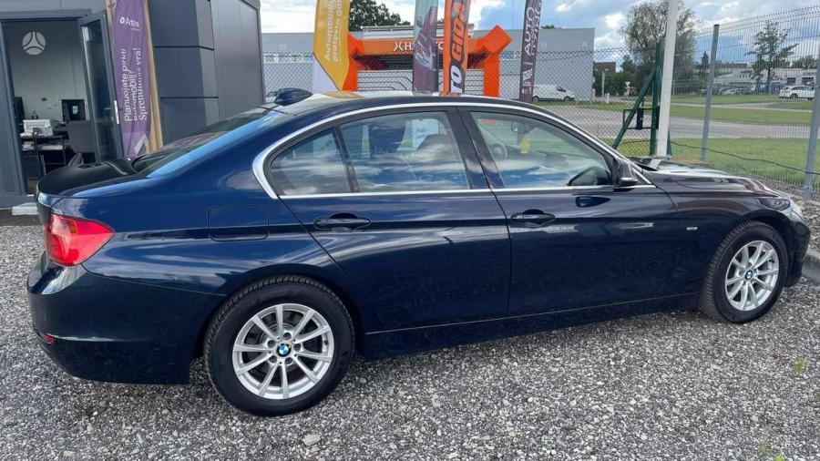 Blue BMW 320 2013 in Marijampole, with an engine capacity of 2.00 L and mileage of 276 thousand km for 10490 €, photo 10 on AUTOMOTO.COM.LV