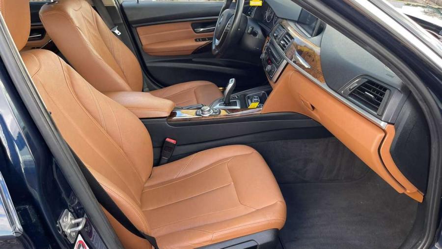 Blue BMW 320 2013 in Marijampole, with an engine capacity of 2.00 L and mileage of 276 thousand km for 10490 €, photo 17 on AUTOMOTO.COM.LV