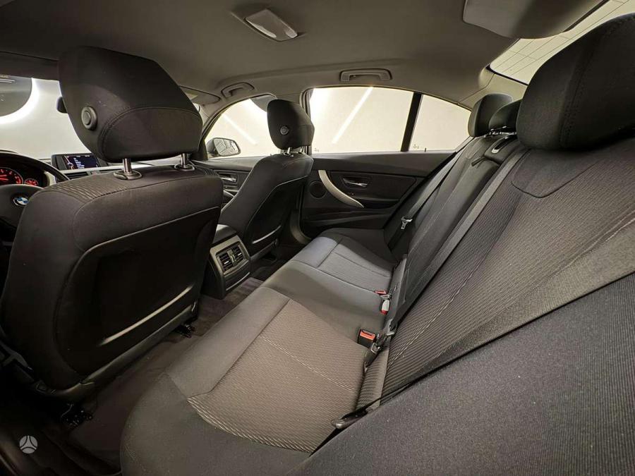 Blue BMW 320 2013 in Marijampole, with an engine capacity of 2.00 L and mileage of 273 thousand km for 6999 €, photo 8 on AUTOMOTO.COM.LV