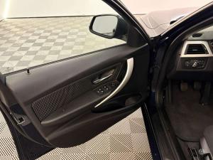 Blue BMW 320 2013 in Marijampole, with an engine capacity of 2.00 L and mileage of 273 thousand km for 6999 €, photo 16 on AUTOMOTO.COM.LV