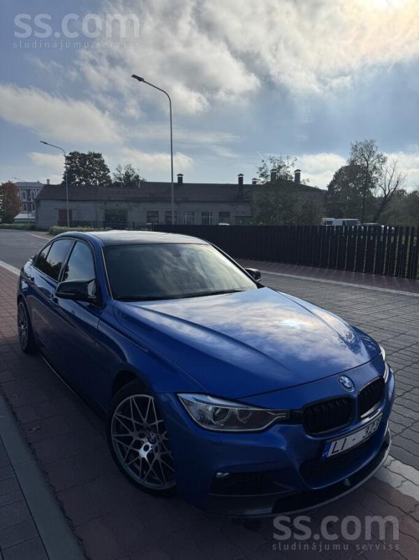 Blue BMW 320 2013 in Riga, with an engine capacity of 2.00 L and mileage of 317 thousand km for 12800 €, photo 11 on AUTOMOTO.COM.LV