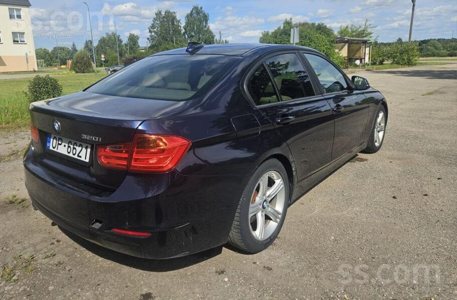 Blue BMW 320 2014 in Riga, with an engine capacity of 2.00 L and mileage of 304 thousand km for 6000 €, photo 4 on AUTOMOTO.COM.LV