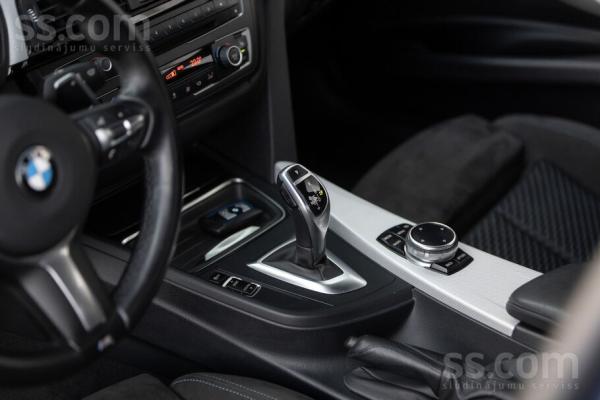 BMW 320 2015 Jelgava vietnē Zils BMW 320 2015 Jelgava, ar dzinēja tilpumu 2.00 L un nobraukumu 211 tūkst. km par 14500 €, foto 9 vietnē AUTOMOTO.COM.LV