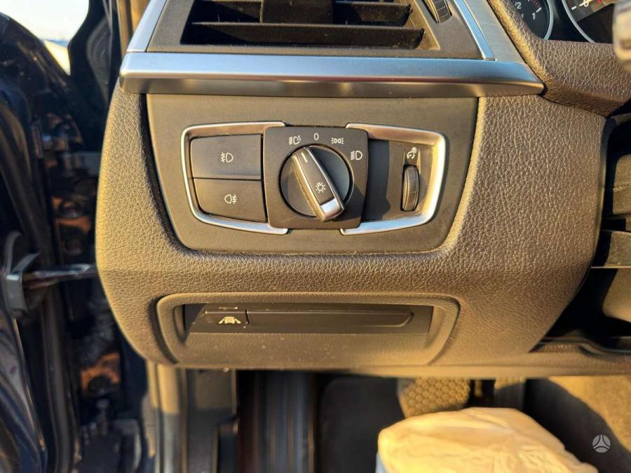 Zils BMW 320 2016 Plungė, ar dzinēja tilpumu 2.00 L un nobraukumu 261 tūkst. km par 13700 €, foto 12 vietnē AUTOMOTO.COM.LV