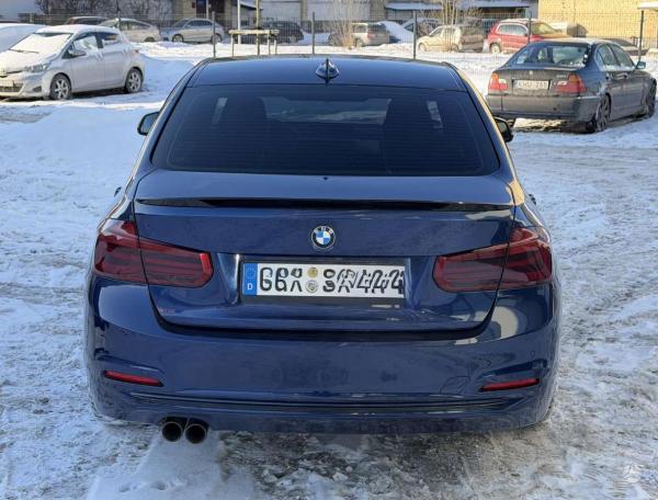 Blue BMW 320 2017 in Vilnius, with an engine capacity of 2.00 L and mileage of 220 thousand km for 13999 €, photo 4 on AUTOMOTO.COM.LV