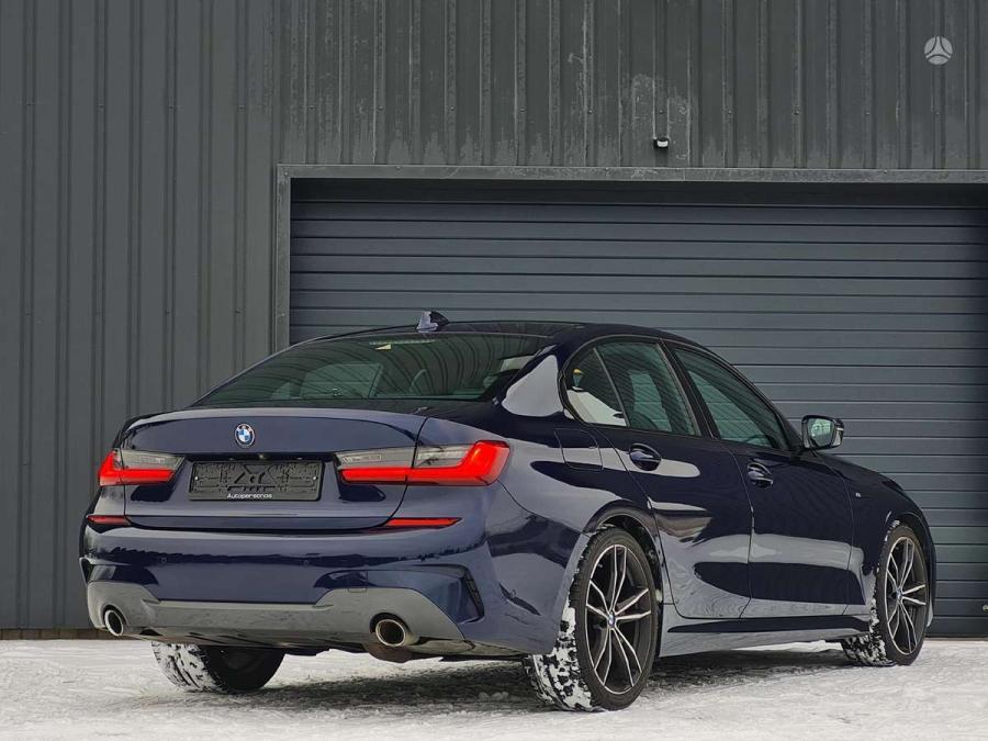 Blue BMW 320 2019 in Kaunas, with an engine capacity of 2.00 L and mileage of 198 thousand km for 24750 €, photo 4 on AUTOMOTO.COM.LV