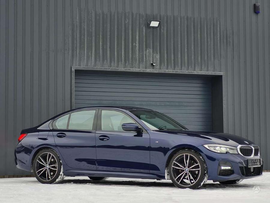 Blue BMW 320 2019 in Kaunas, with an engine capacity of 2.00 L and mileage of 198 thousand km for 24750 €, photo 11 on AUTOMOTO.COM.LV