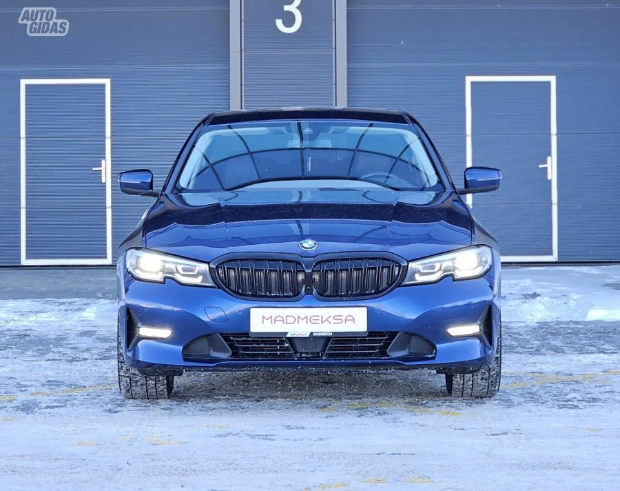 Blue BMW 320 2019 in Vilnius, with an engine capacity of 2.00 L and mileage of 199 thousand km for 19900 €, photo 10 on AUTOMOTO.COM.LV