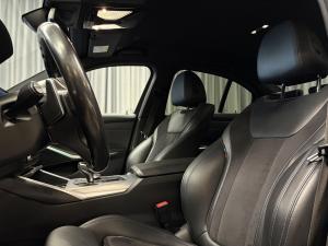 Blue BMW 320 2019 in Riga, with an engine capacity of 2.00 L and mileage of 93 thousand km for 26500 €, photo 11 on AUTOMOTO.COM.LV