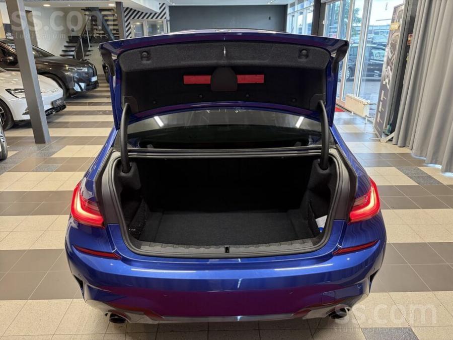 Blue BMW 320 2019 in Riga, with an engine capacity of 2.00 L and mileage of 93 thousand km for 26500 €, photo 11 on AUTOMOTO.COM.LV