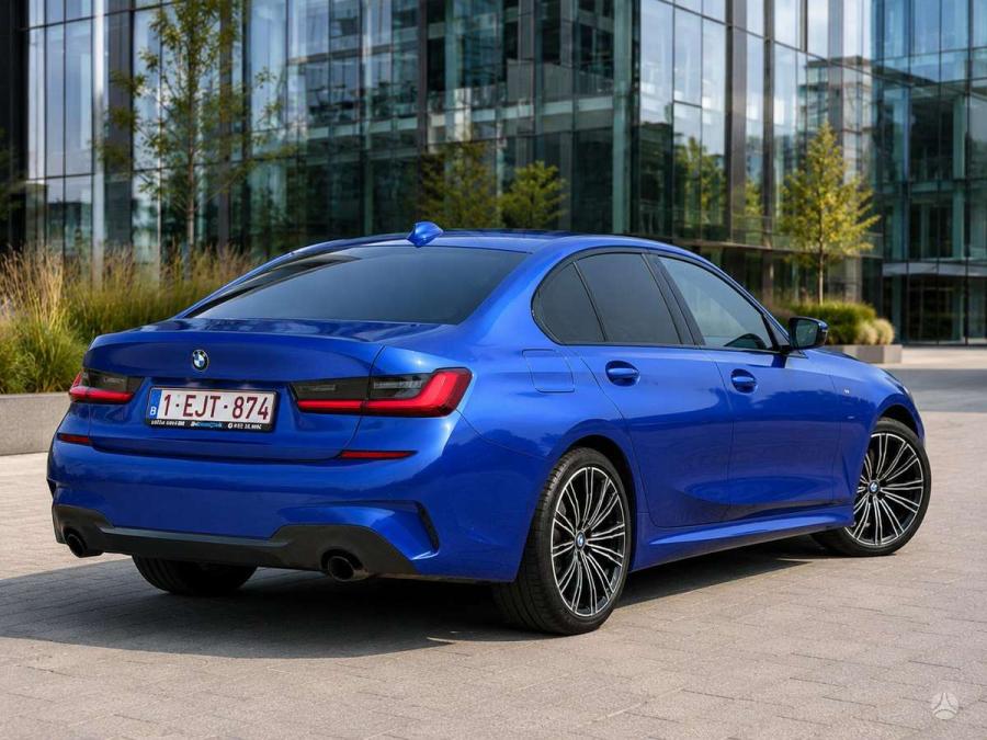 Blue BMW 320 2019 in Vilnius, with an engine capacity of 2.00 L and mileage of 214 thousand km for 19950 €, photo 5 on AUTOMOTO.COM.LV