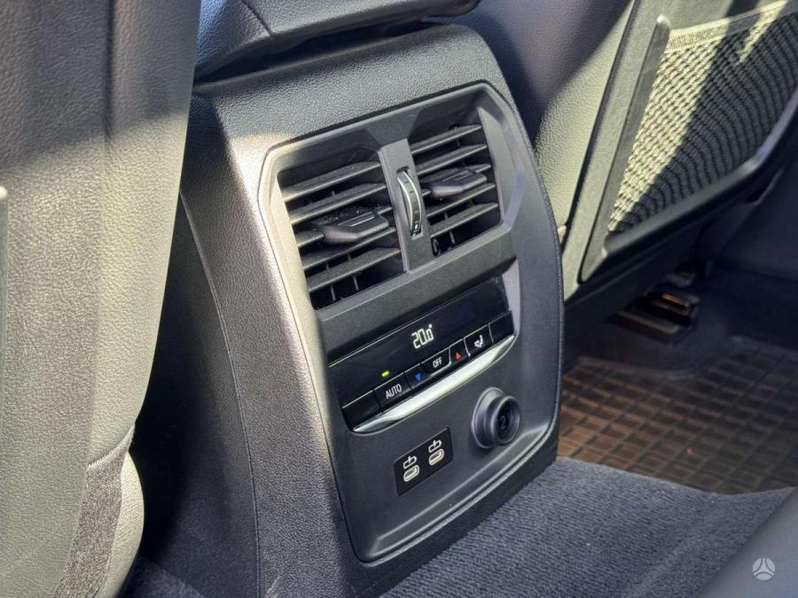 Blue BMW 320 2019 in Vilnius, with an engine capacity of 2.00 L and mileage of 214 thousand km for 19950 €, photo 19 on AUTOMOTO.COM.LV