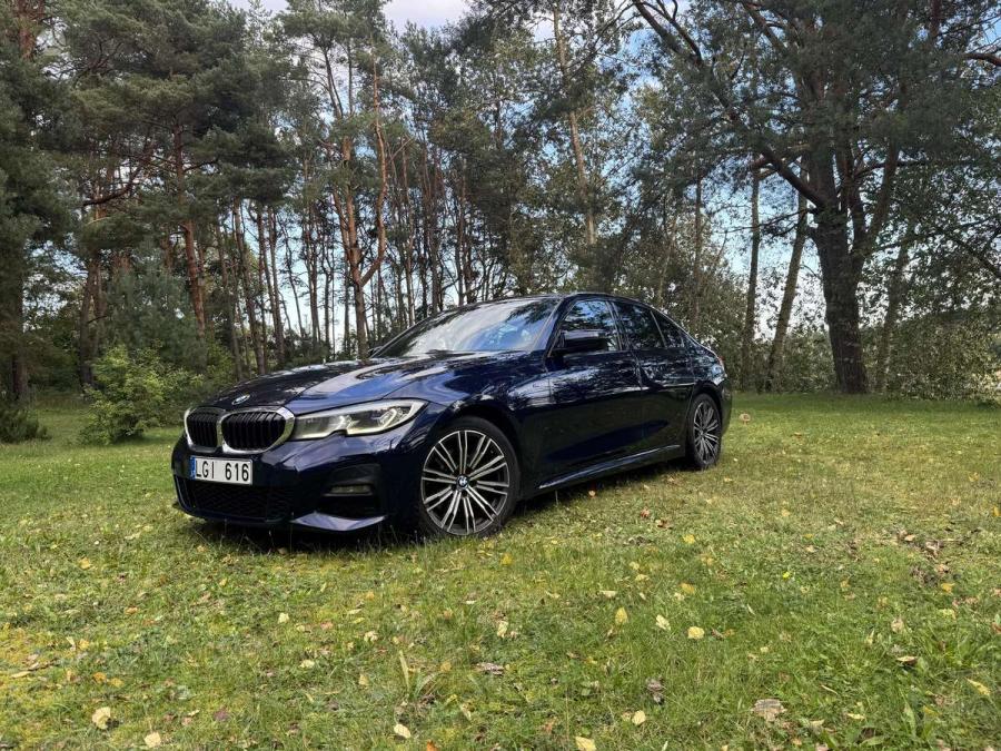Blue BMW 320 2019 in Kaunas, with an engine capacity of 2.00 L and mileage of 232 thousand km for 24750 €, photo 3 on AUTOMOTO.COM.LV