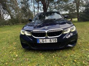 Blue BMW 320 2019 in Kaunas, with an engine capacity of 2.00 L and mileage of 232 thousand km for 24750 €, photo 9 on AUTOMOTO.COM.LV