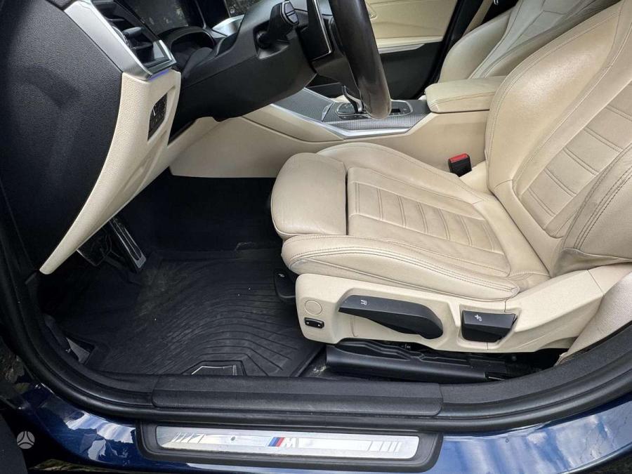 Blue BMW 320 2019 in Kaunas, with an engine capacity of 2.00 L and mileage of 232 thousand km for 24750 €, photo 23 on AUTOMOTO.COM.LV
