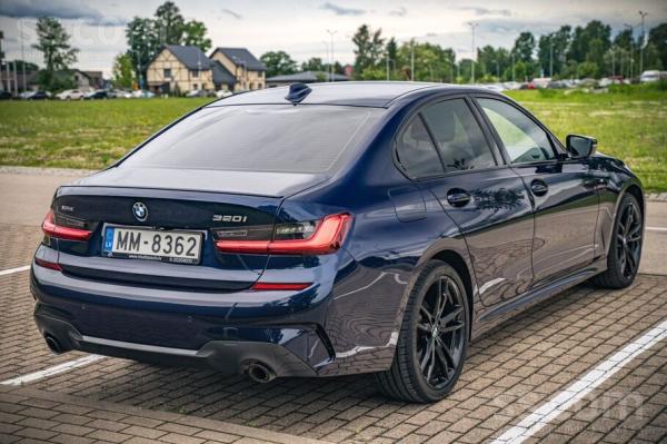 Blue BMW 320 2020 in Riga, with an engine capacity of 2.00 L and mileage of 104 thousand km for 25990 €, photo 4 on AUTOMOTO.COM.LV