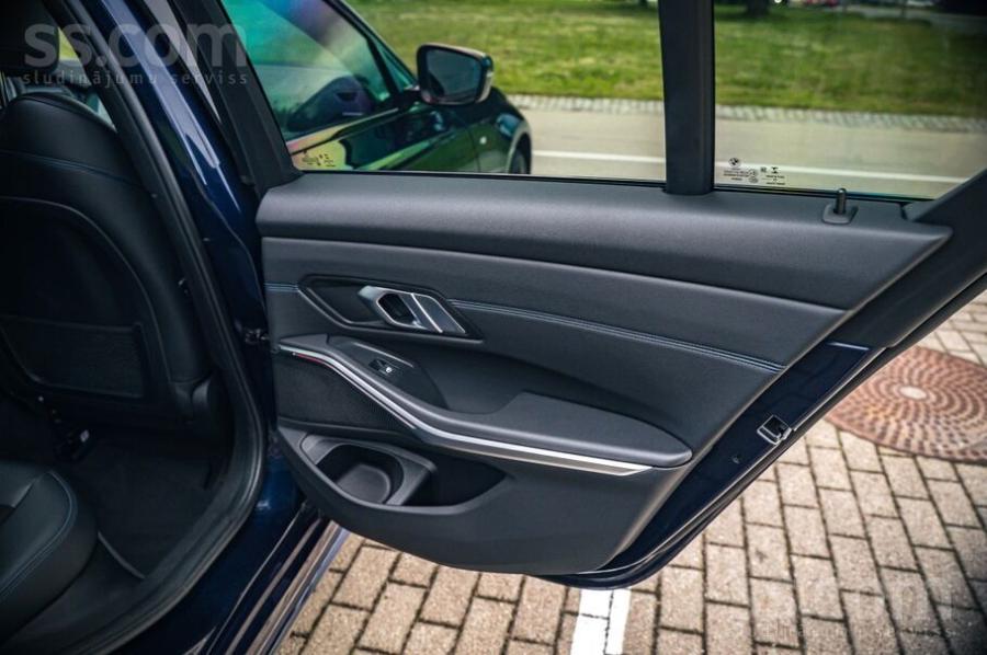 Zils BMW 320 2020 Rīga, ar dzinēja tilpumu 2.00 L un nobraukumu 104 tūkst. km par 25990 €, foto 18 vietnē AUTOMOTO.COM.LV