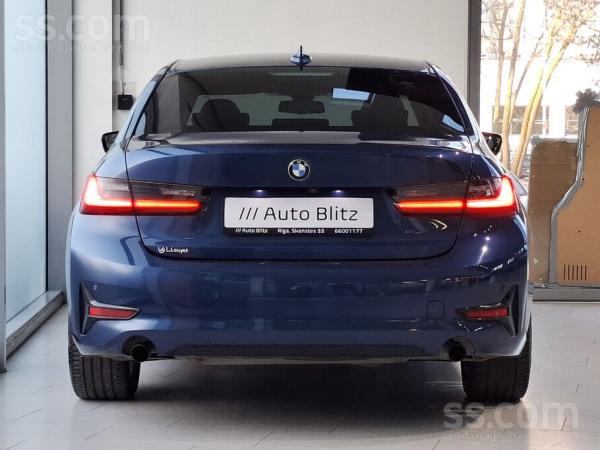 Blue BMW 320 2021 in Riga, with an engine capacity of 2.00 L and mileage of 111 thousand km for 25500 €, photo 3 on AUTOMOTO.COM.LV