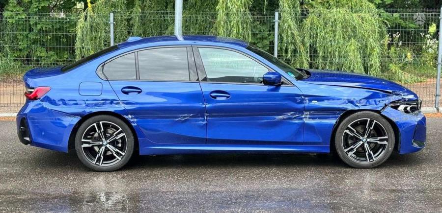 Zils BMW 320 2024 Vievis, ar dzinēja tilpumu 2.00 L un nobraukumu 70 tūkst. km par 16250 €, foto 3 vietnē AUTOMOTO.COM.LV