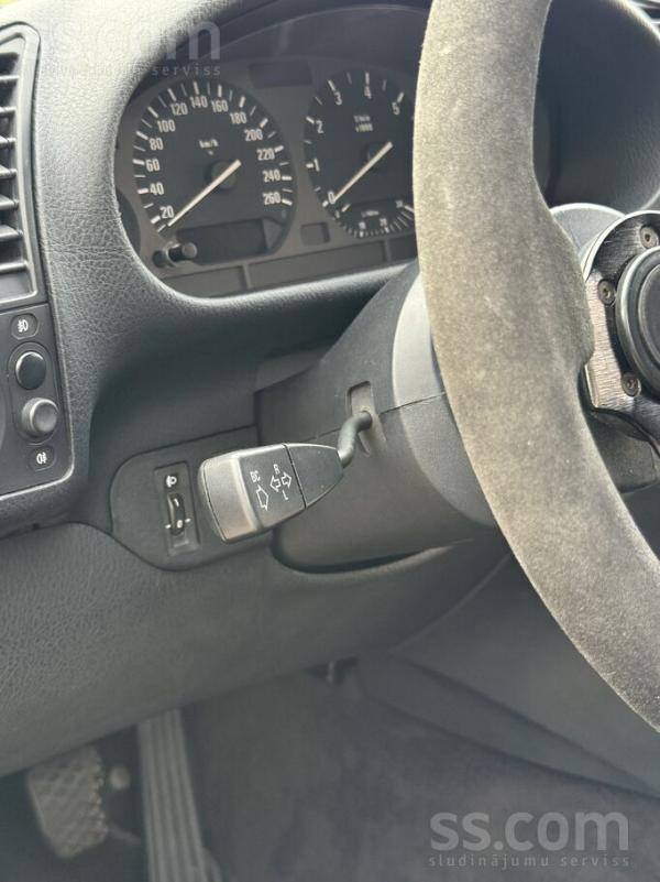 BMW 320 1995 Rīga vietnē Zils BMW 320 1995 Rīga, ar dzinēja tilpumu 2.00 L un nobraukumu 212 tūkst. km par 5600 €, foto 10 vietnē AUTOMOTO.COM.LV