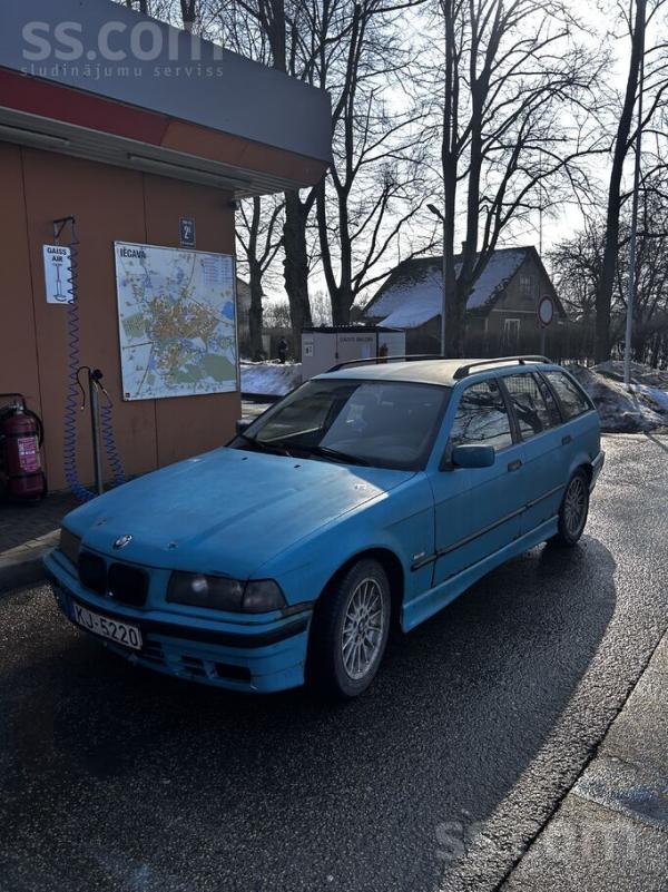 Zils BMW 320 1997 Dobele, ar dzinēja tilpumu 2.50 L un nobraukumu 305 tūkst. km par 1550 €, foto 1 vietnē AUTOMOTO.COM.LV