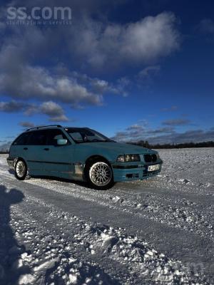 Zils BMW 320 1997 Dobele, ar dzinēja tilpumu 2.50 L un nobraukumu 305 tūkst. km par 1550 €, foto 3 vietnē AUTOMOTO.COM.LV