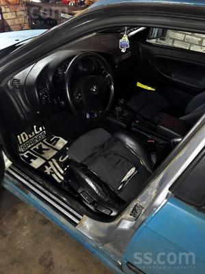 Zils BMW 320 1997 Dobele, ar dzinēja tilpumu 2.50 L un nobraukumu 305 tūkst. km par 1550 €, foto 4 vietnē AUTOMOTO.COM.LV