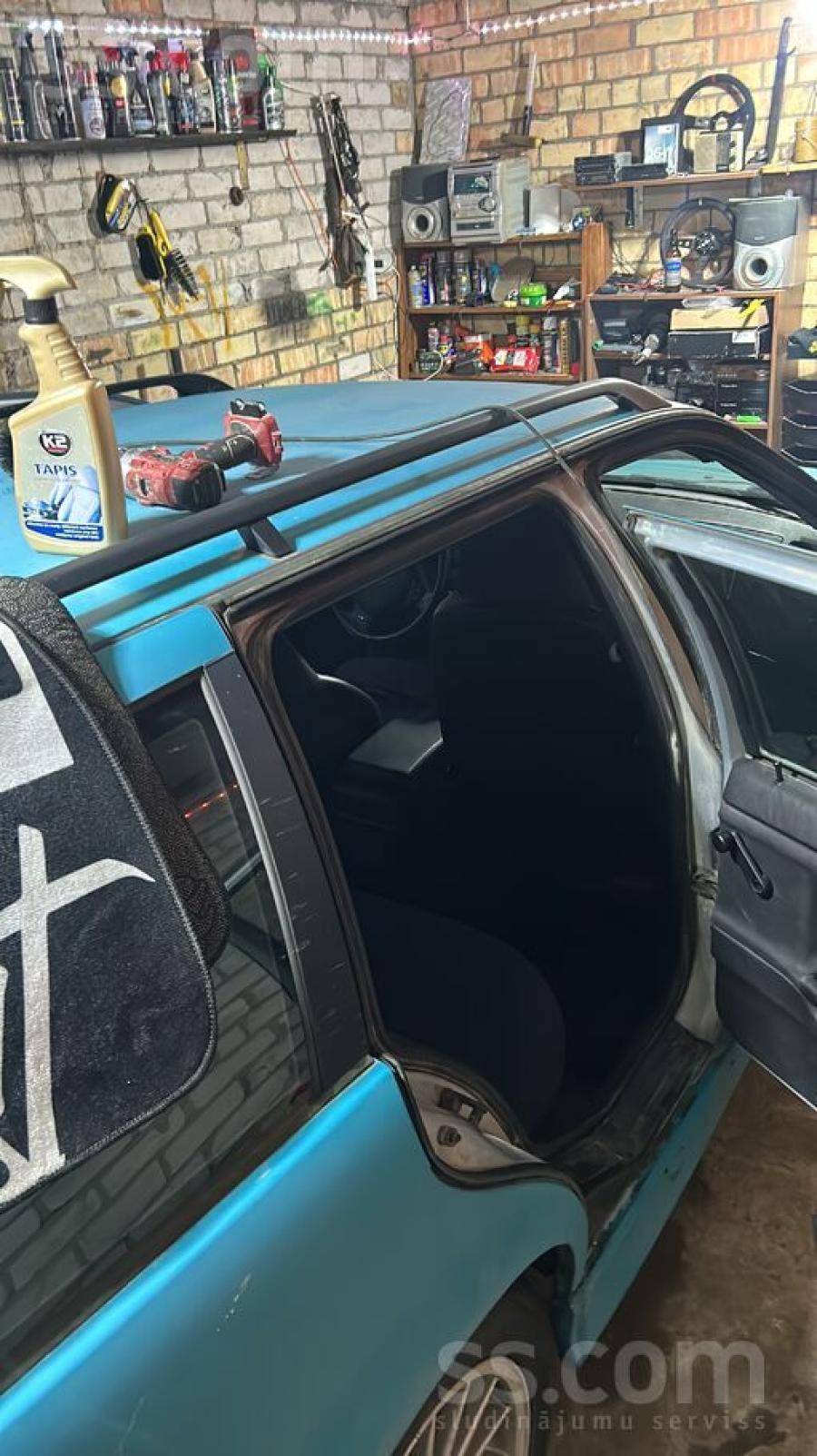 Zils BMW 320 1997 Dobele, ar dzinēja tilpumu 2.50 L un nobraukumu 305 tūkst. km par 1550 €, foto 5 vietnē AUTOMOTO.COM.LV