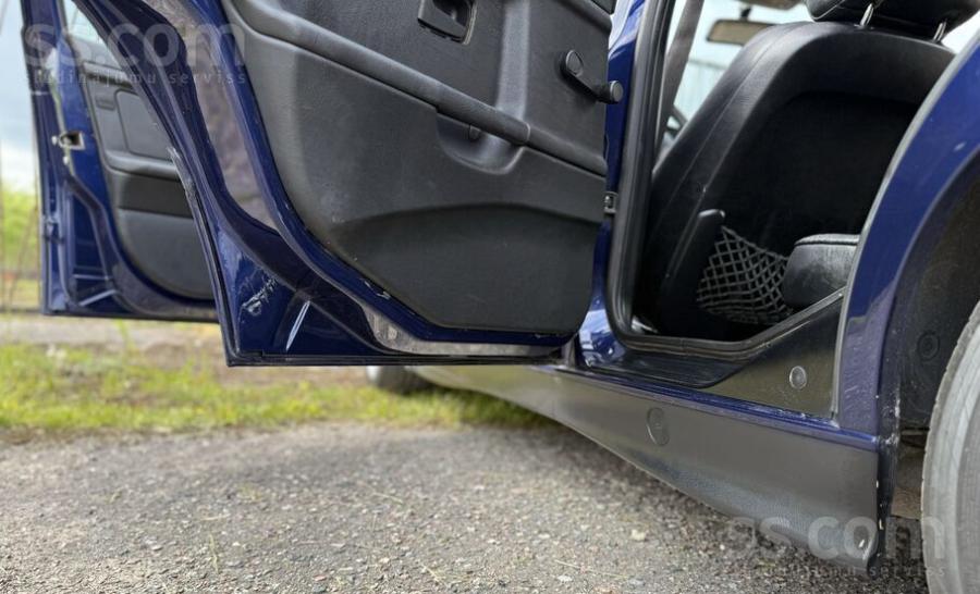 Zils BMW 320 1998 Dobele, ar dzinēja tilpumu 1.80 L un nobraukumu 220 tūkst. km par 4000 €, foto 12 vietnē AUTOMOTO.COM.LV